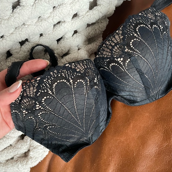 Wonderbra | Intimates & Sleepwear | Wonderbra Pushup Bra | Poshmark